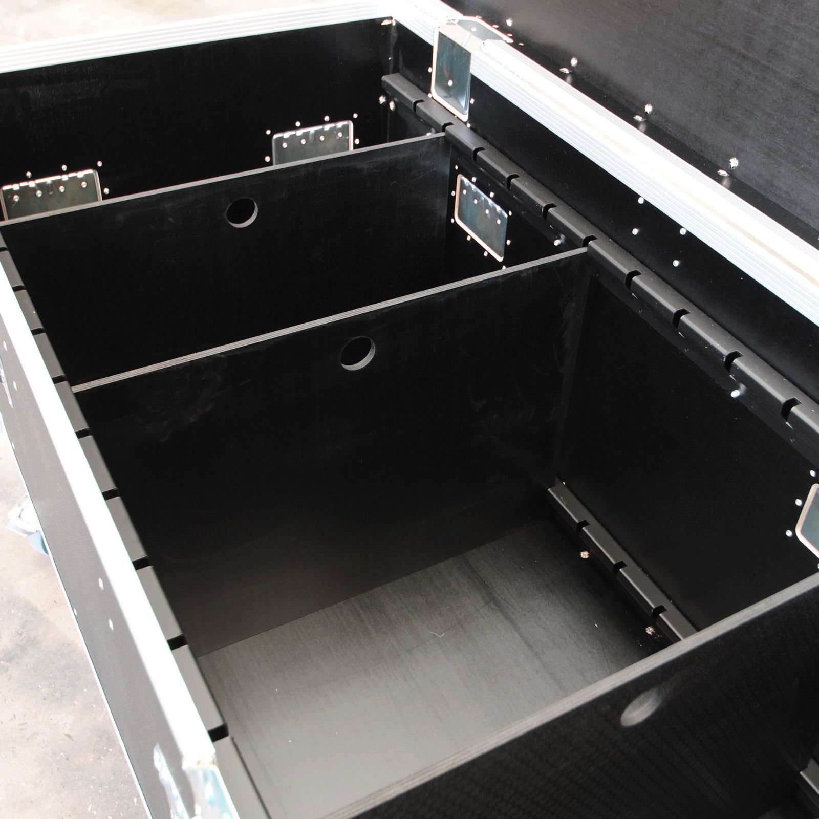 Cable Road Trunk With Divider System and Euro Storage Container